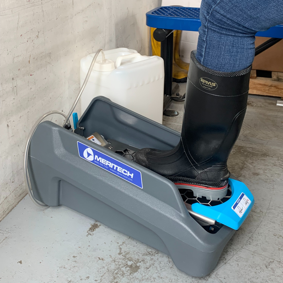 CleanTech EVO Three | High-Throughput Automated Handwashing Station