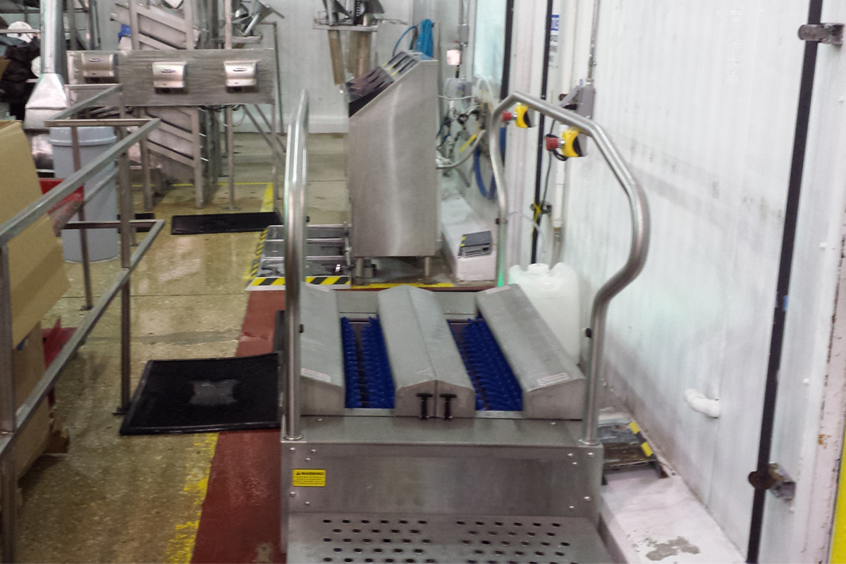 XBW 3.0 Boot Scrubber & Footwear Sanitizing System | Meritech