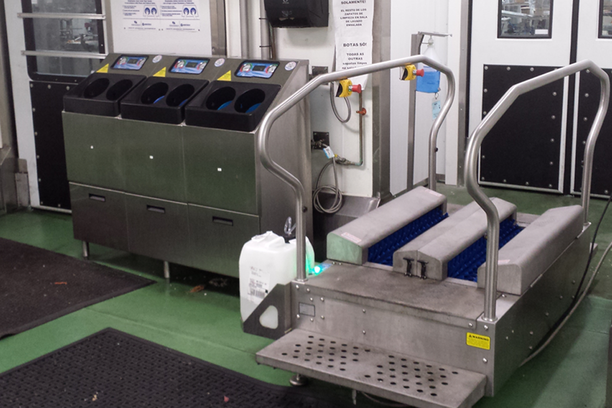 XBW 3.0 Boot Scrubber & Footwear Sanitizing System | Meritech